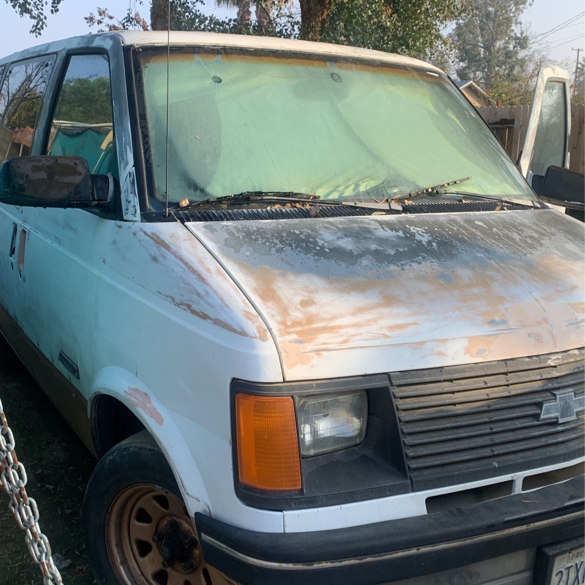1990 Chevrolet Astro Van for Sale in Bakersfield, CA - OfferUp