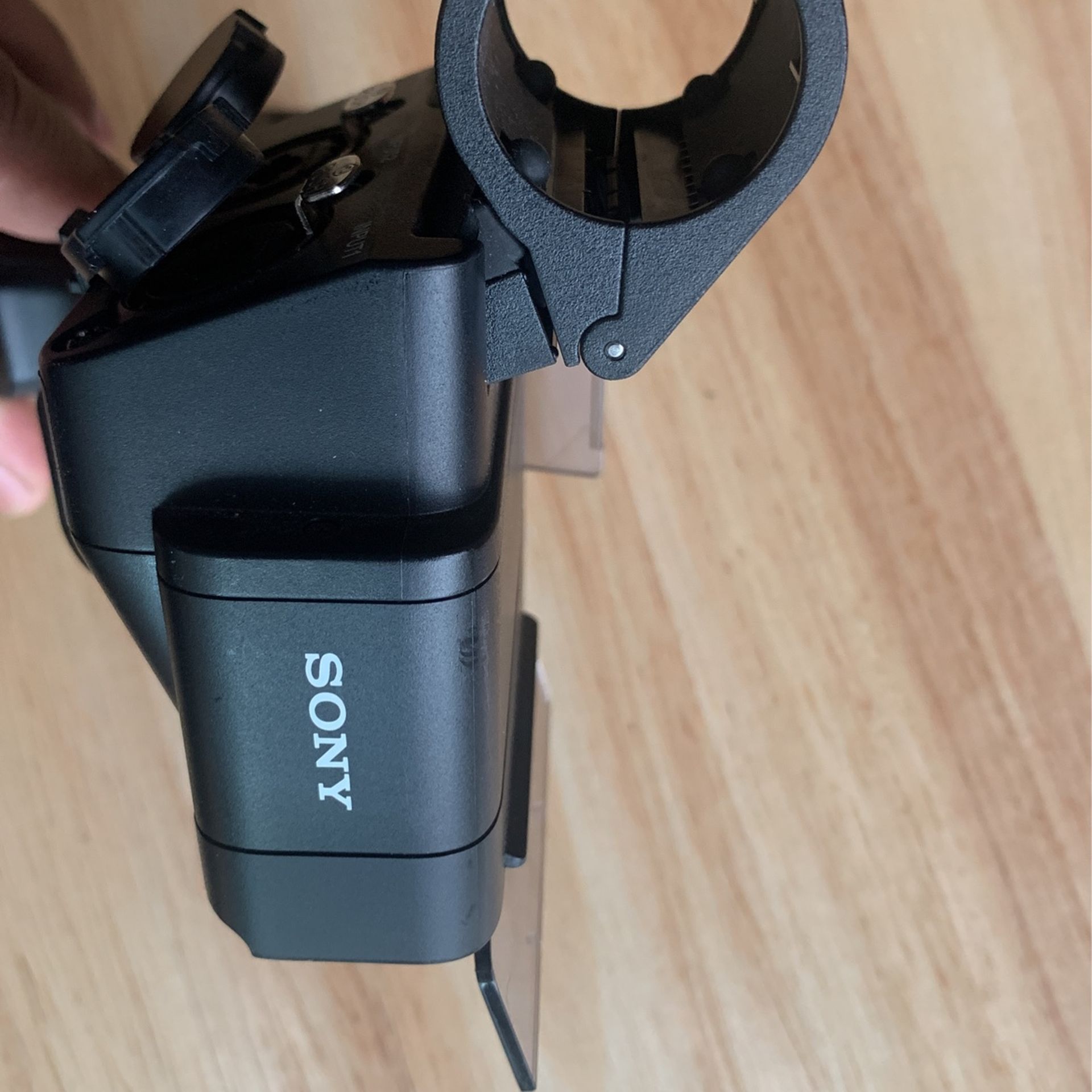 Sony XLR-H1 XLR Handle Unit (for Fx3) for Sale in Piscataway, NJ - OfferUp