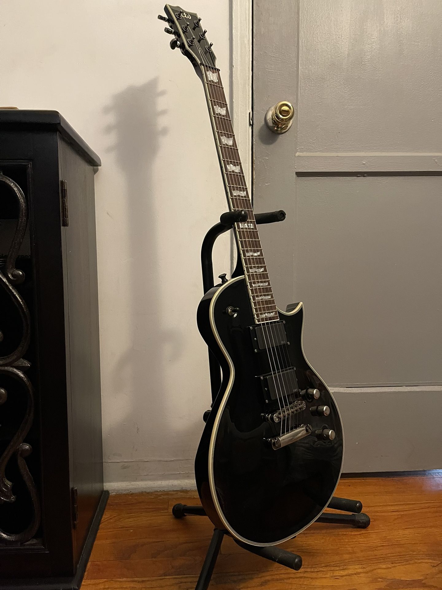 ESP LTD EC-500 Electric Guitar for Sale in Burbank, CA - OfferUp
