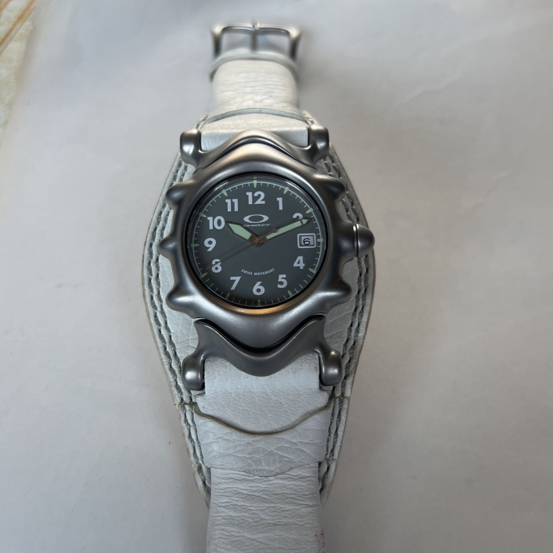 Oakley Watch With Leather White Band for Sale in Los Angeles, CA - OfferUp