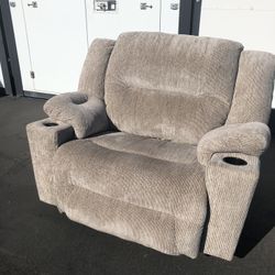 Parker Bge Top HDL Recliner for Sale in Stockton CA OfferUp
