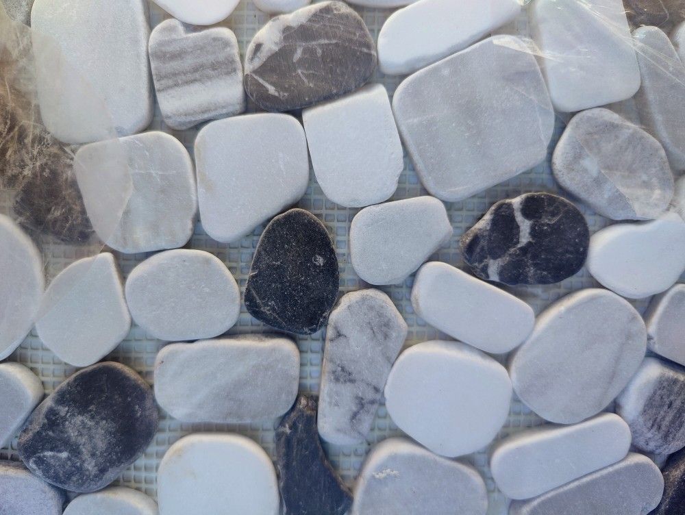Satori Carrara Nero 12-in x 12-in Honed Natural Stone Quartz Pebble ...