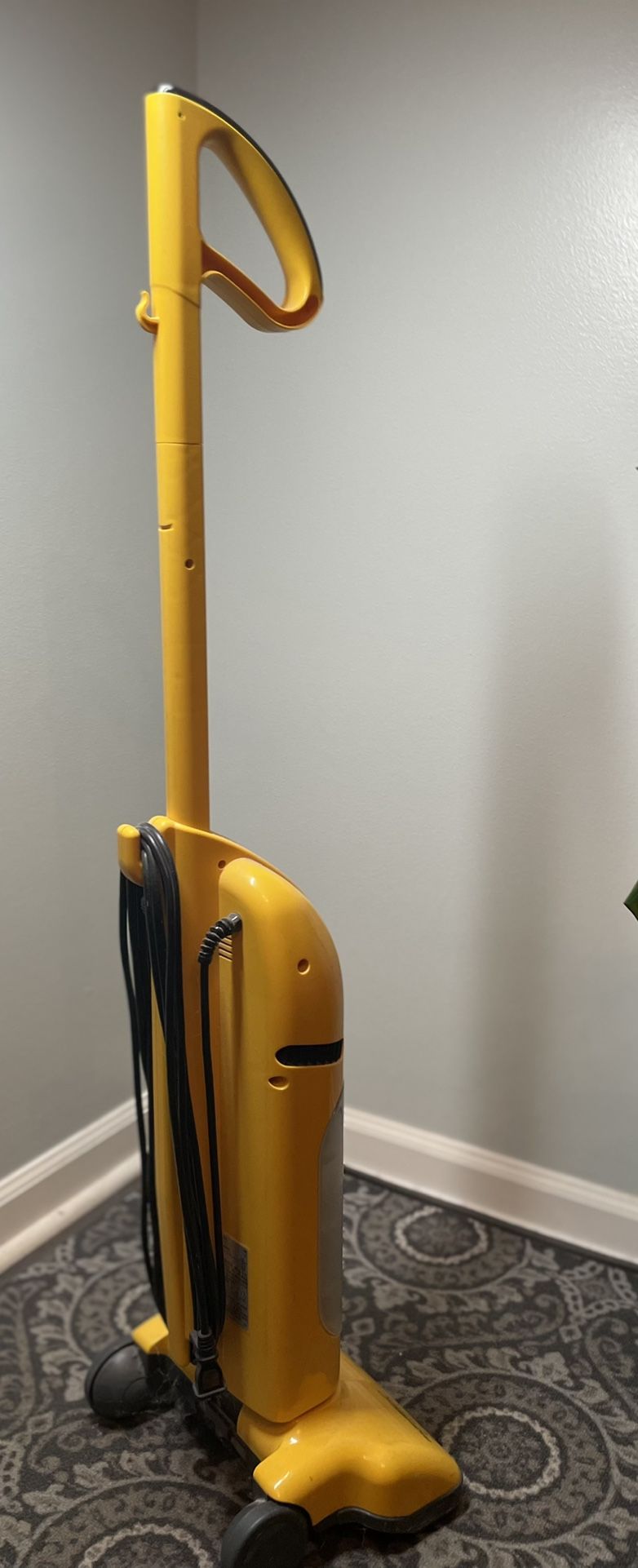 Eureka Widetrack Superlite Bagless Upright 12” Cleaning Path Vacuum
