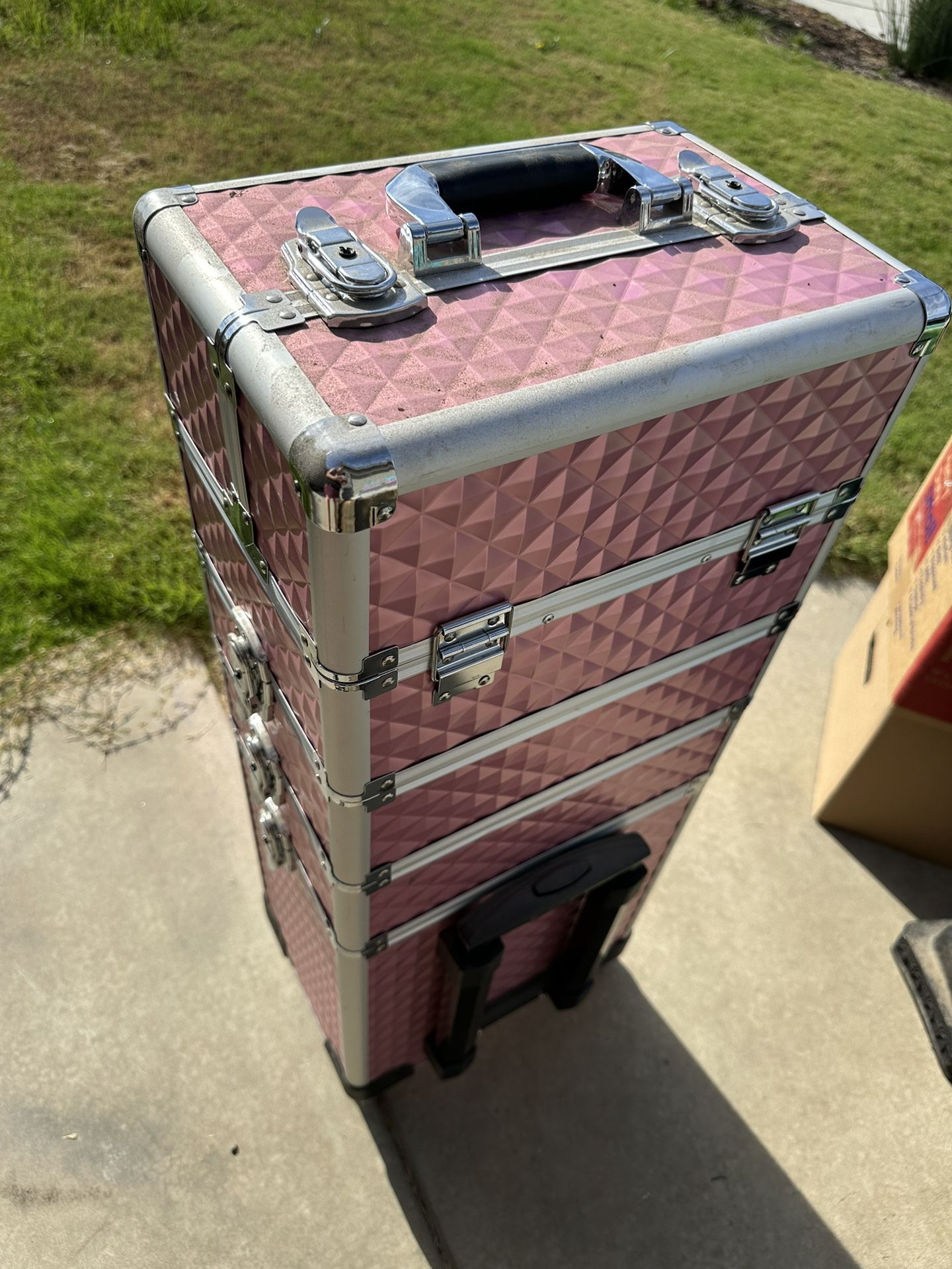 Large Rolling Hair/Makeup Case for Sale in Bakersfield, CA - OfferUp