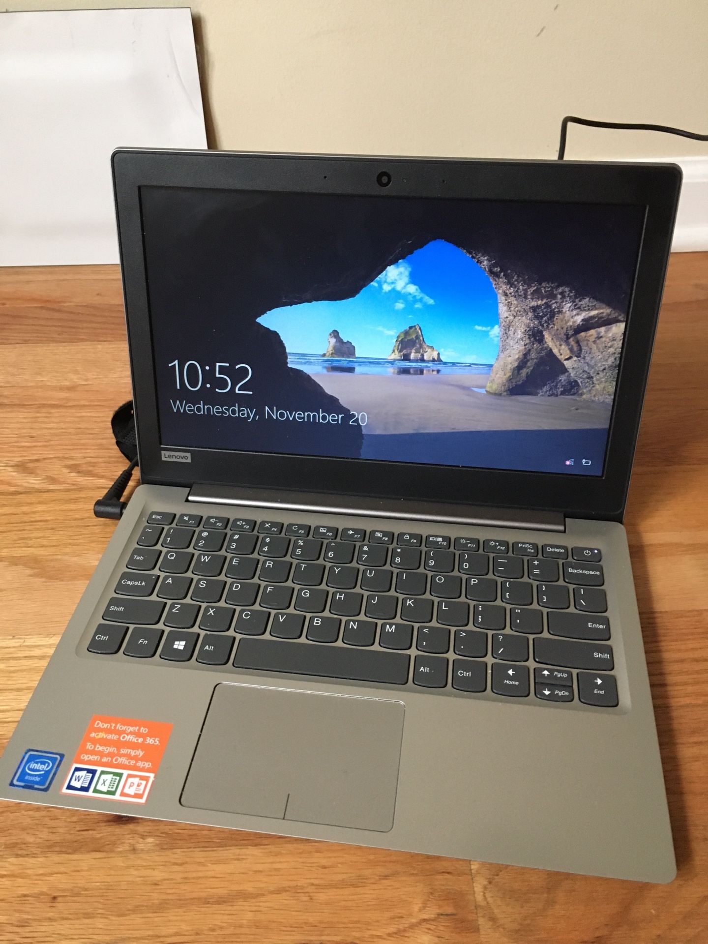 Lenovo small laptop for Sale in Chicago, IL - OfferUp