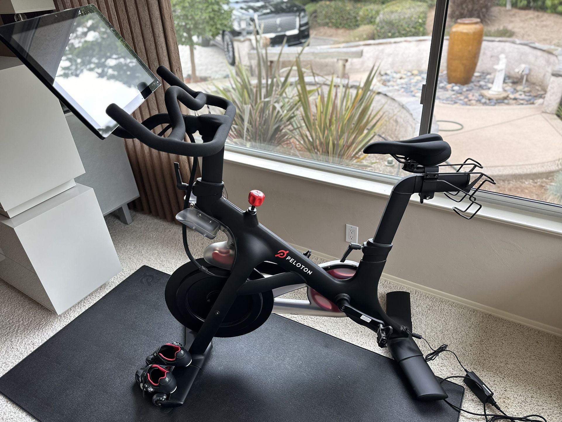 Peloton Bike-Like new! Bundle Accessories Deal! for Sale in Fallbrook ...