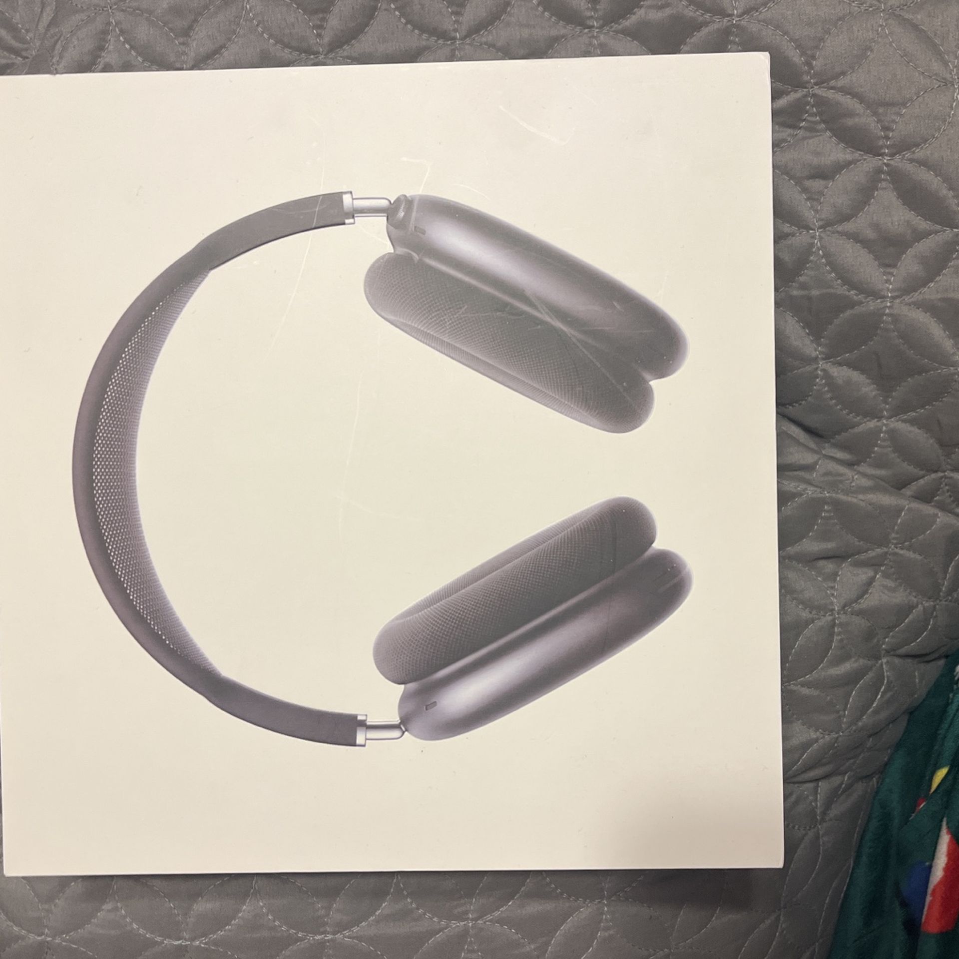 Apple airpod max used twice basically brand new for Sale in Winchester ...