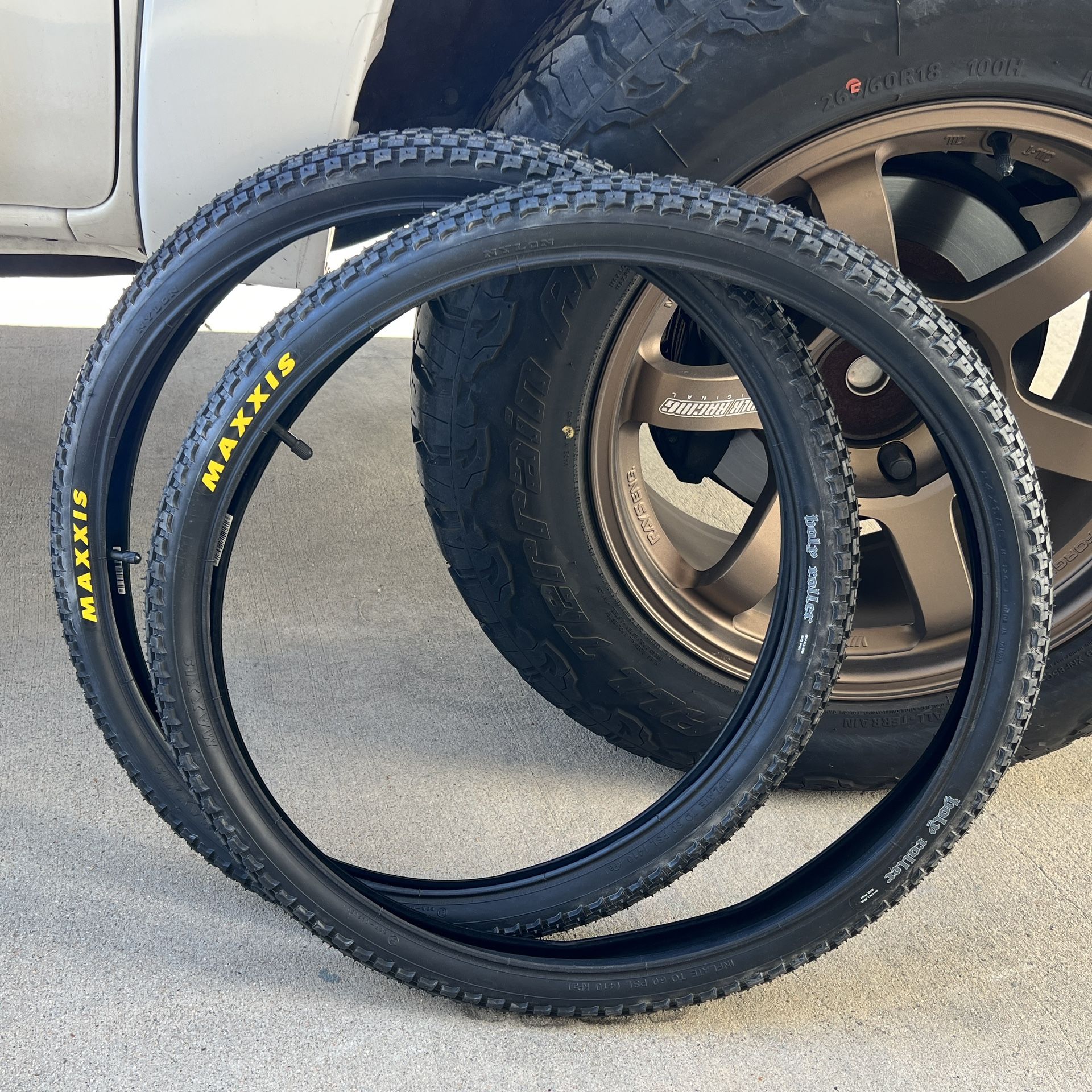 NEW MAXXIS HOLY ROLLER 24x1.85” PRO BMX RACE TIRES tioga powerblock ...