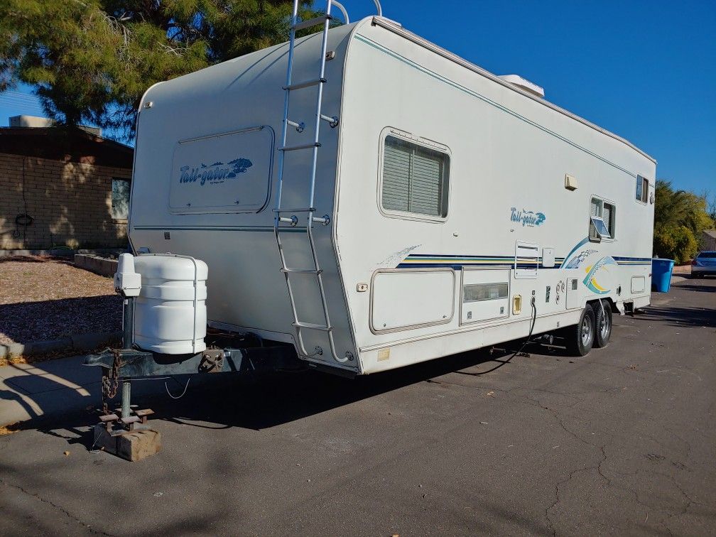 2002 Keystone Tailgator Toyhauler Toy Hauler for Sale in Phoenix, AZ - OfferUp
