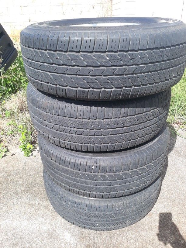 4x Toyota 4Runner Snowflakes Rims/tires for Sale in Waipahu, HI - OfferUp