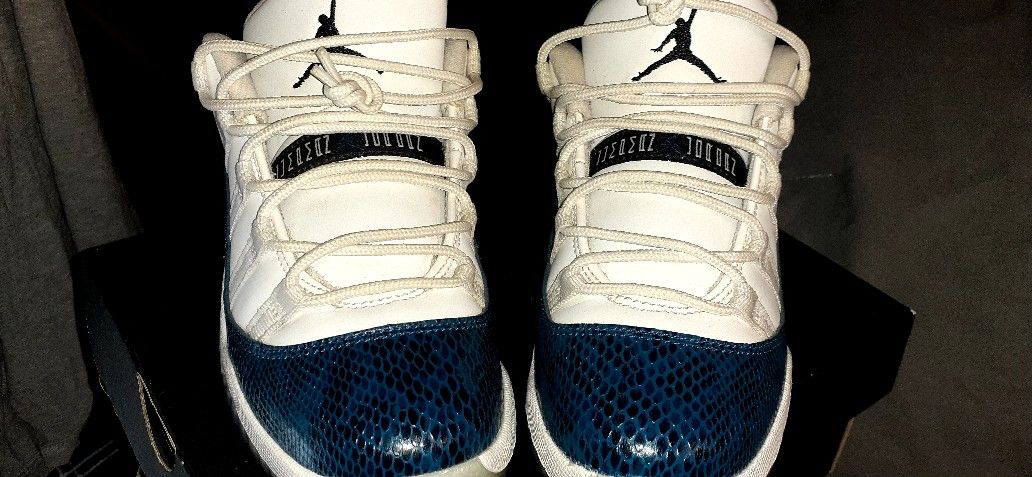 Jordans Size 2 Youth for Sale in Jurupa Valley, CA - OfferUp