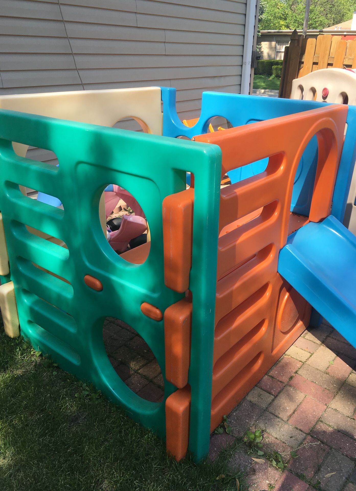 Little Tikes Cube Playhouse With Slide
