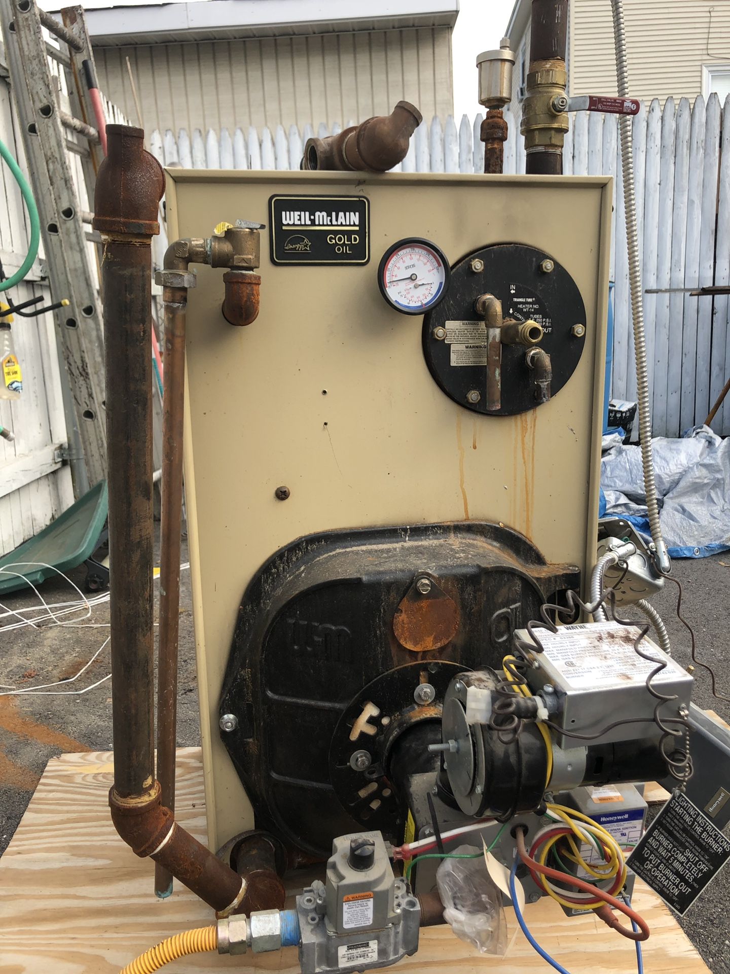 Weil-McLain Gold Series Oil Boiler for Sale in Pawtucket, RI - OfferUp