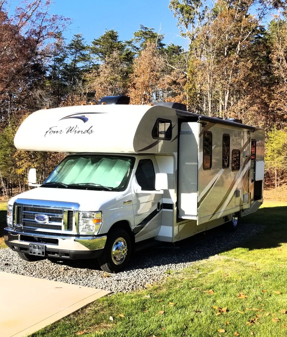 2017 Thor Motor Coach - Four Winds Floorplan: 28Z (Class C) RV Motor ...