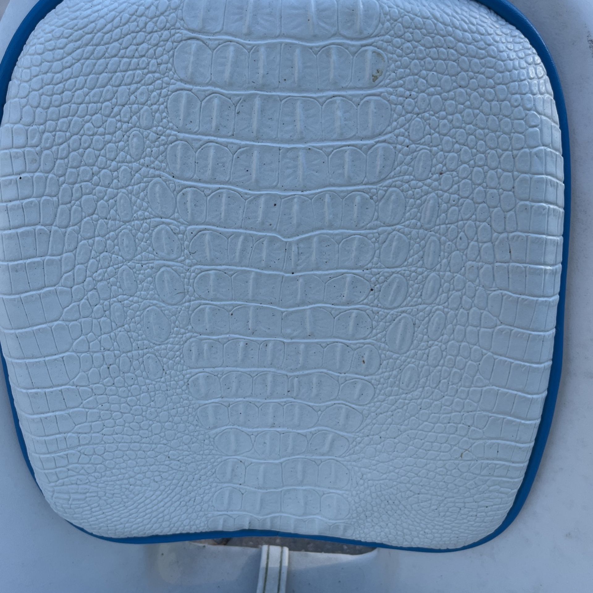 Gator Skin Capitan Chairs for Sale in New Smyrna Beach, FL - OfferUp