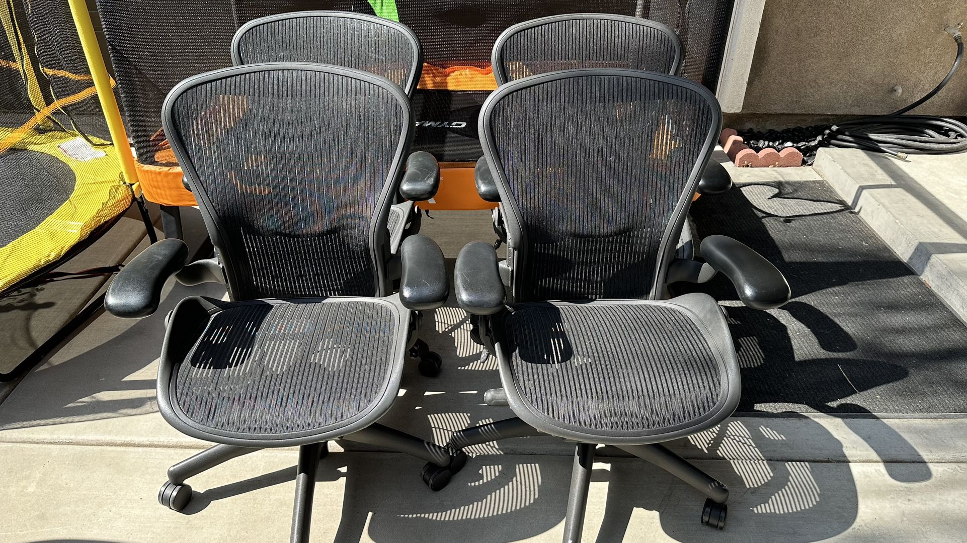 Herman Miller Aeron Size B Fully Loaded With fixed arms (forward tilt ...