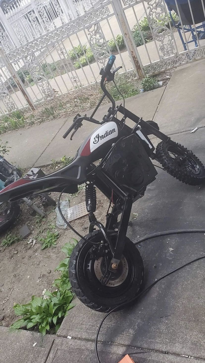 72v Modded Electric Razor Dirt Bike for Sale in Allentown, PA - OfferUp