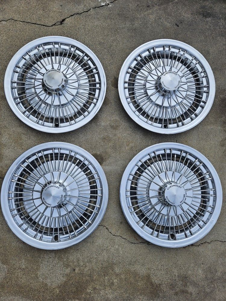 Wire Spoke 15 Inch Hubcaps for Sale in Sacramento, CA - OfferUp