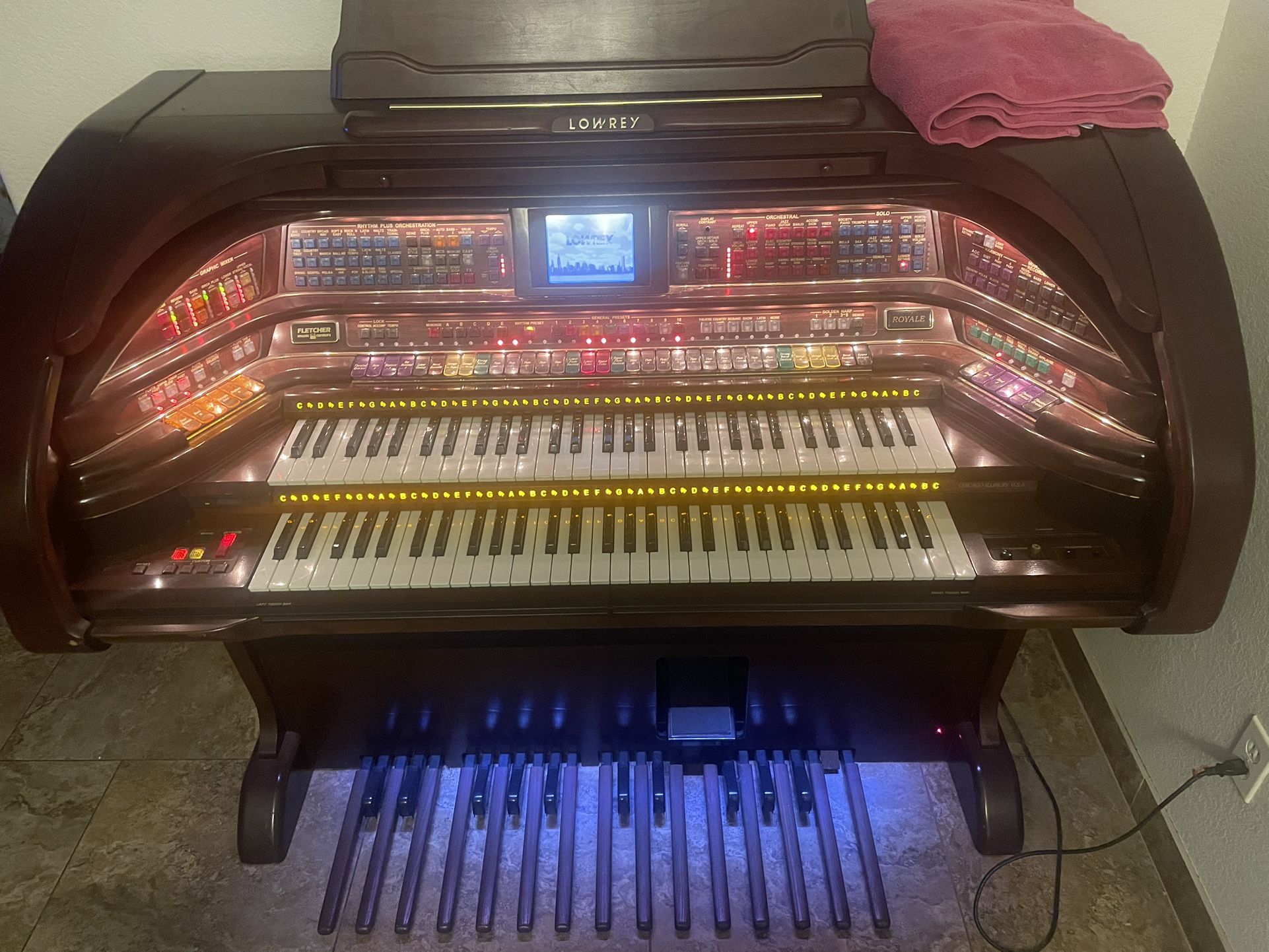Lowrey SU500 Royale Concert Organ Piano Synthesizer for Sale in Mesa ...