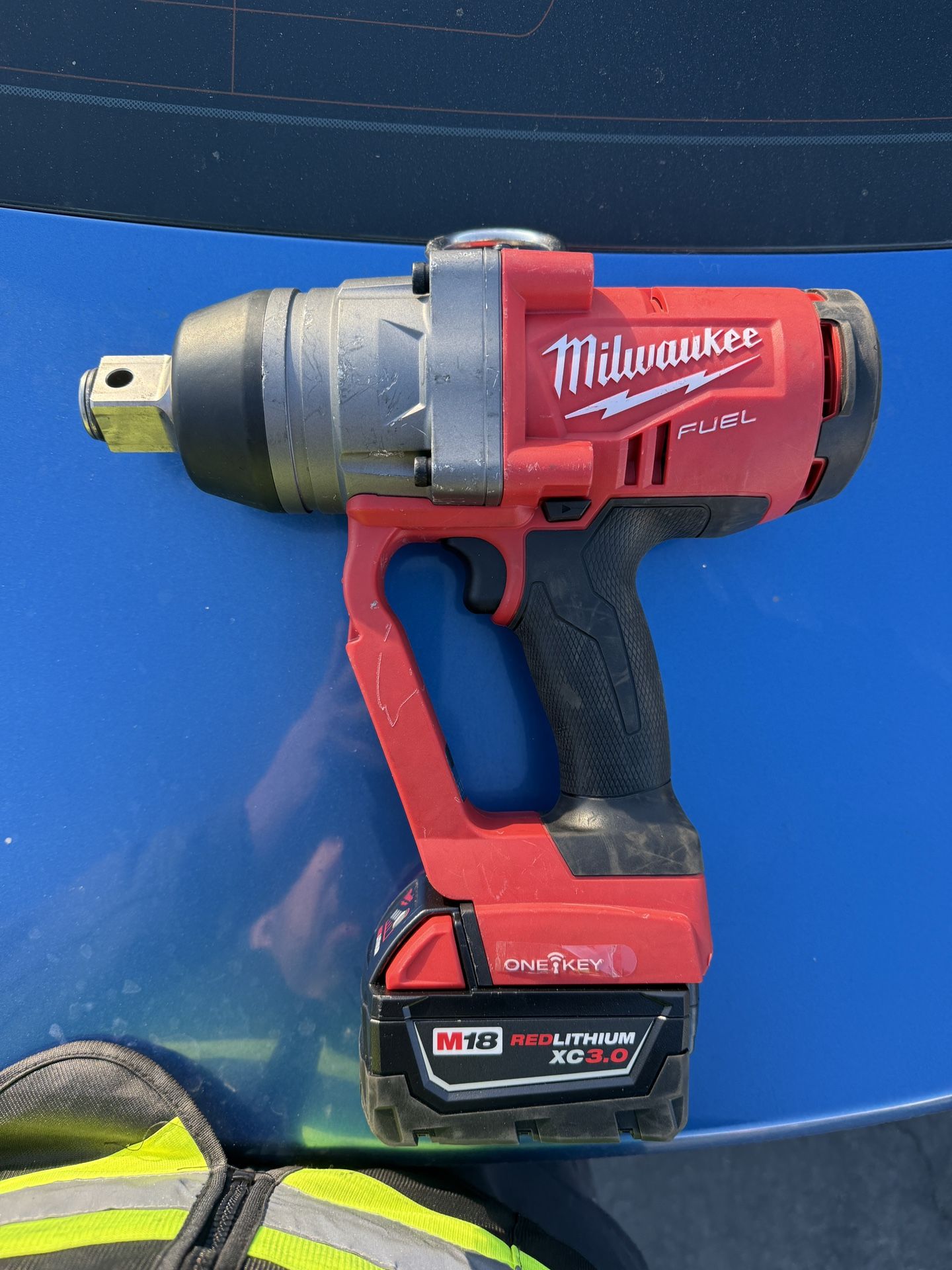 Milwaukee Impact Gun 1 Inch for Sale in Los Angeles, CA - OfferUp