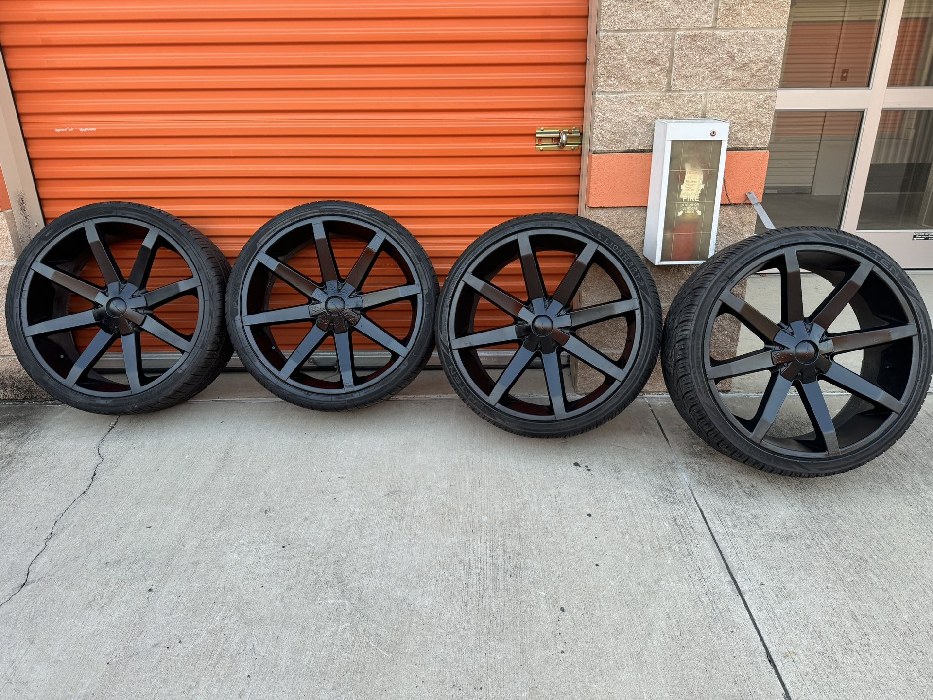 USED KMC CHEVY GMC FORD LINCOLN CADILLAC RIMS 26 INCH for Sale in ...