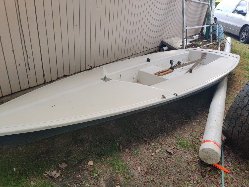 Chrysler dagger sailboat for Sale in Steilacoom, WA - OfferUp