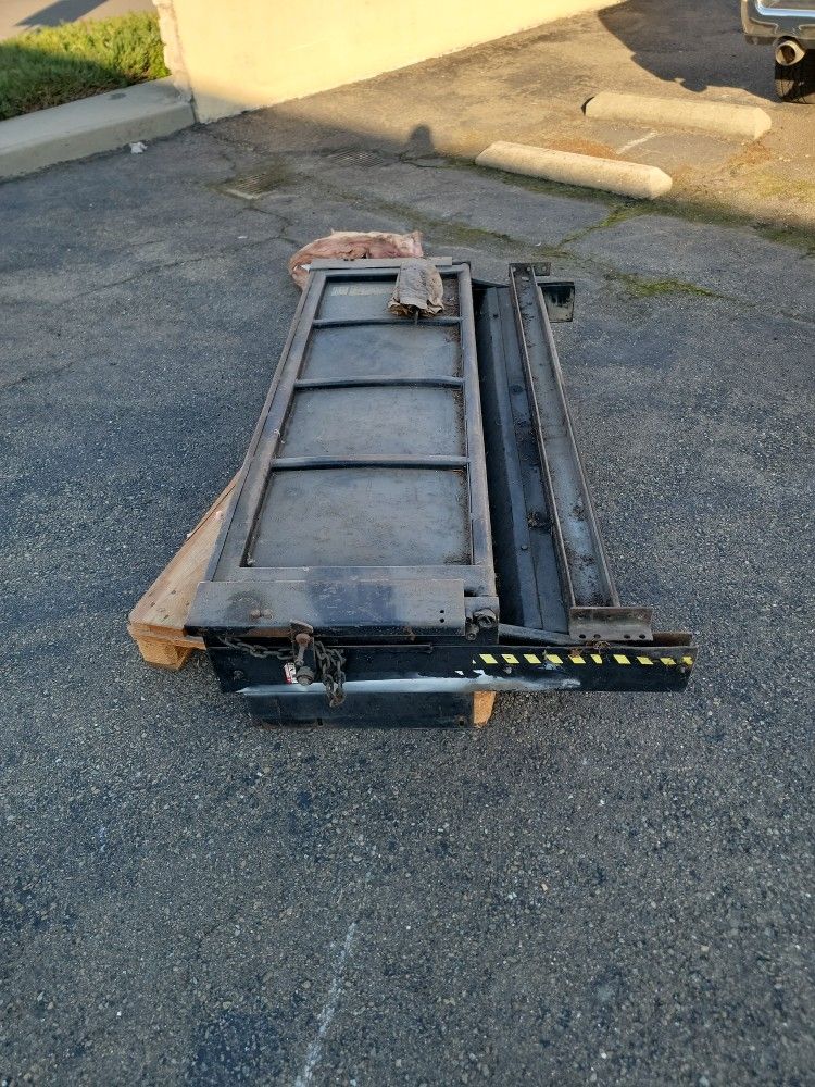 Used Tommy Lift Gates For Sale