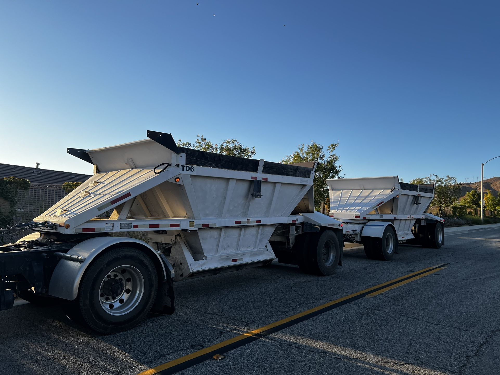 Double Bottom Dump Trailers FrueHauf for Sale in Victorville, CA - OfferUp