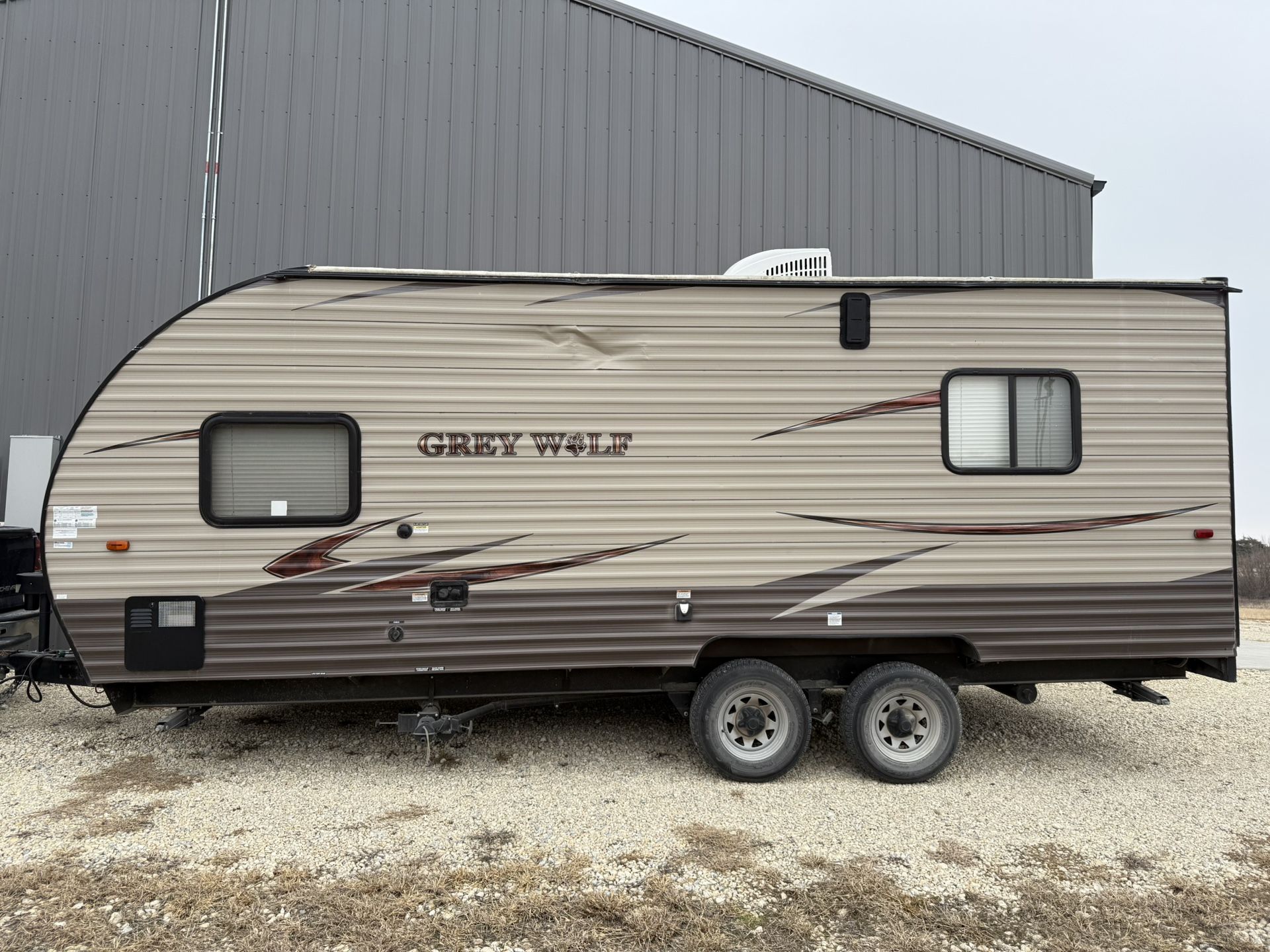 2017 Forest River Cherokee Grey Wolf 19RR Toy Hauler for Sale in Wichita, KS - OfferUp