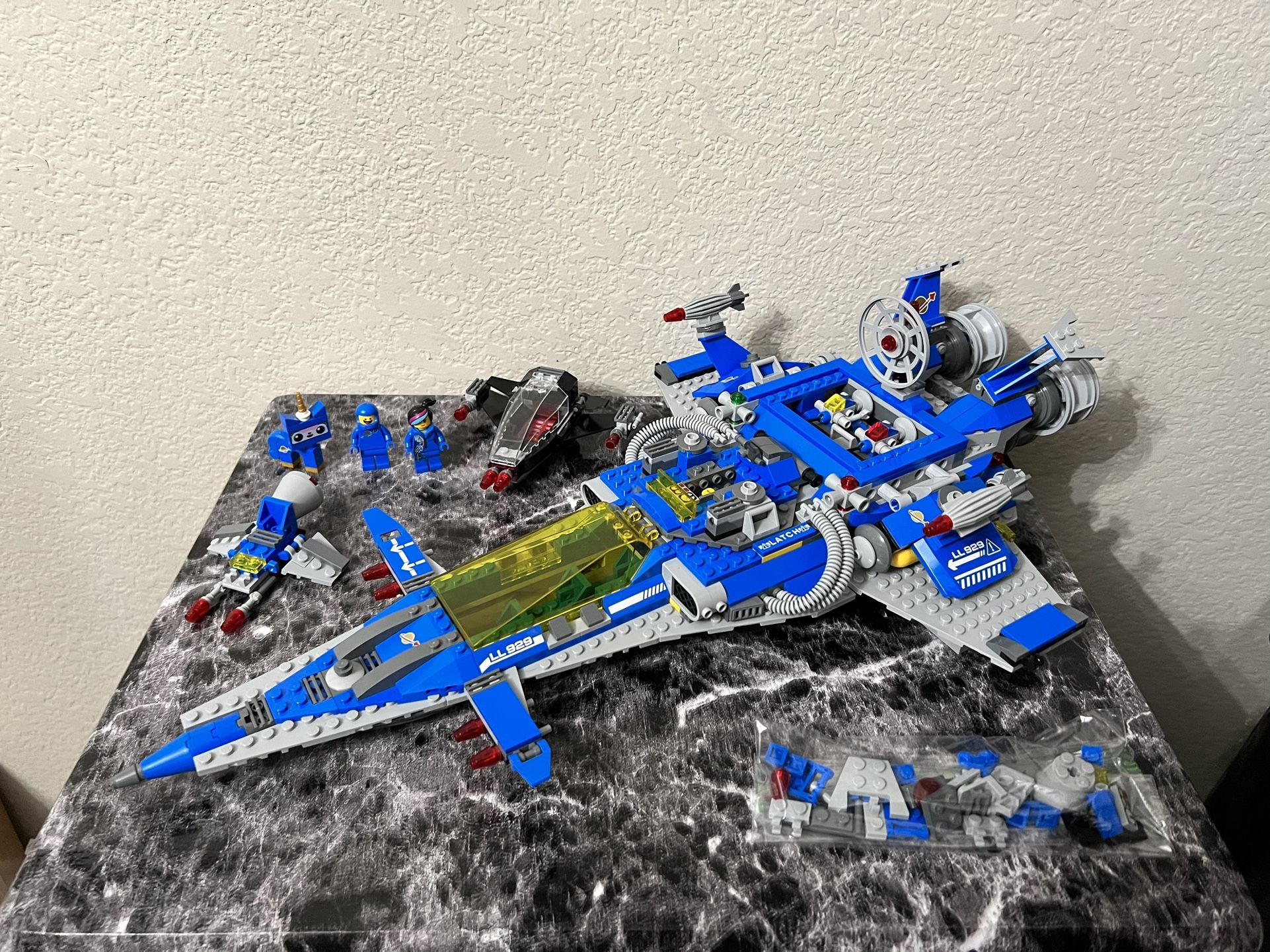 The LEGO Movie: Benny's Spaceship, Spaceship, SPACESHIP! (70816) for ...