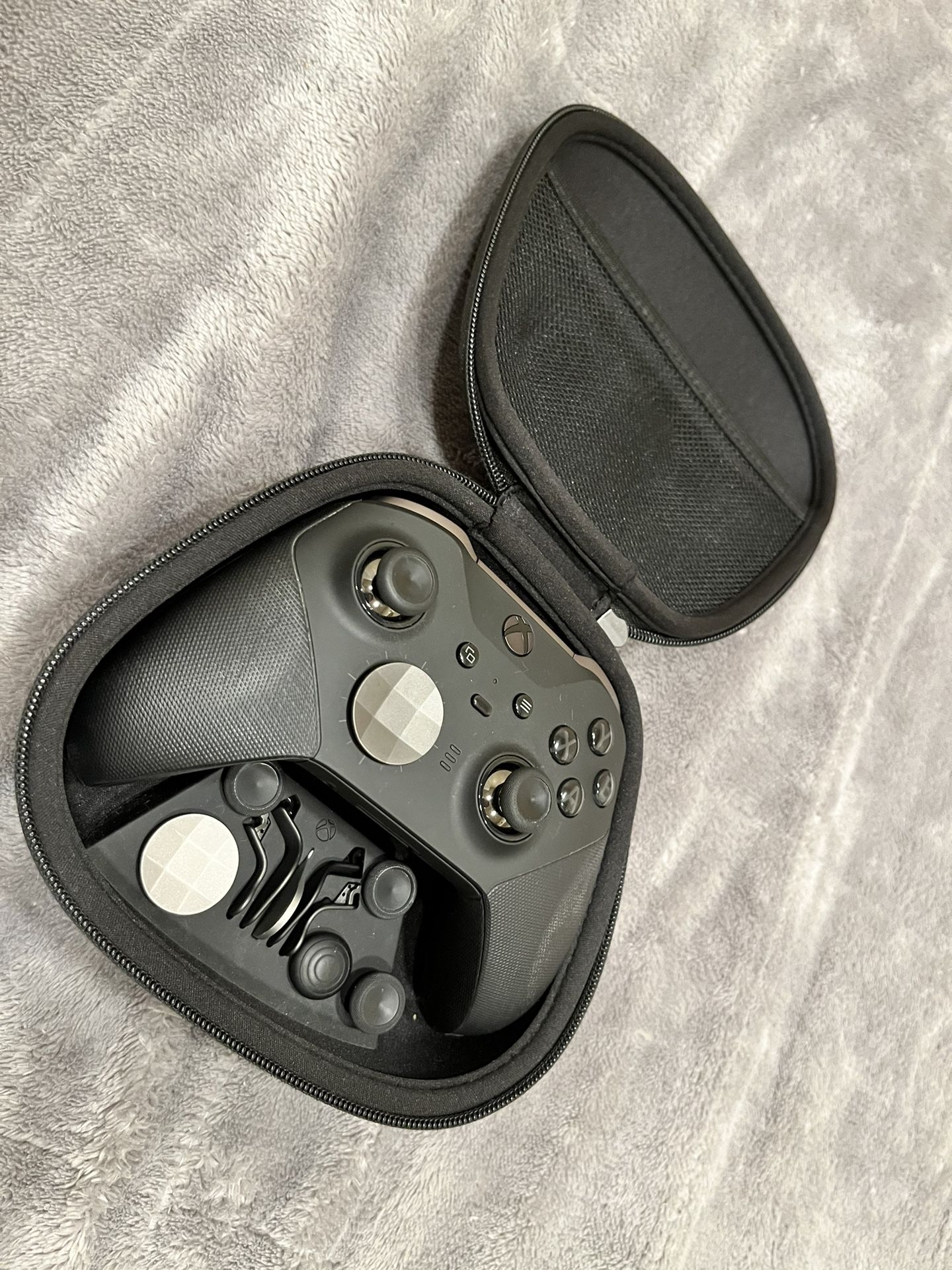 Xbox Elite Series 2 Controller OBO for Sale in Tacoma, WA - OfferUp