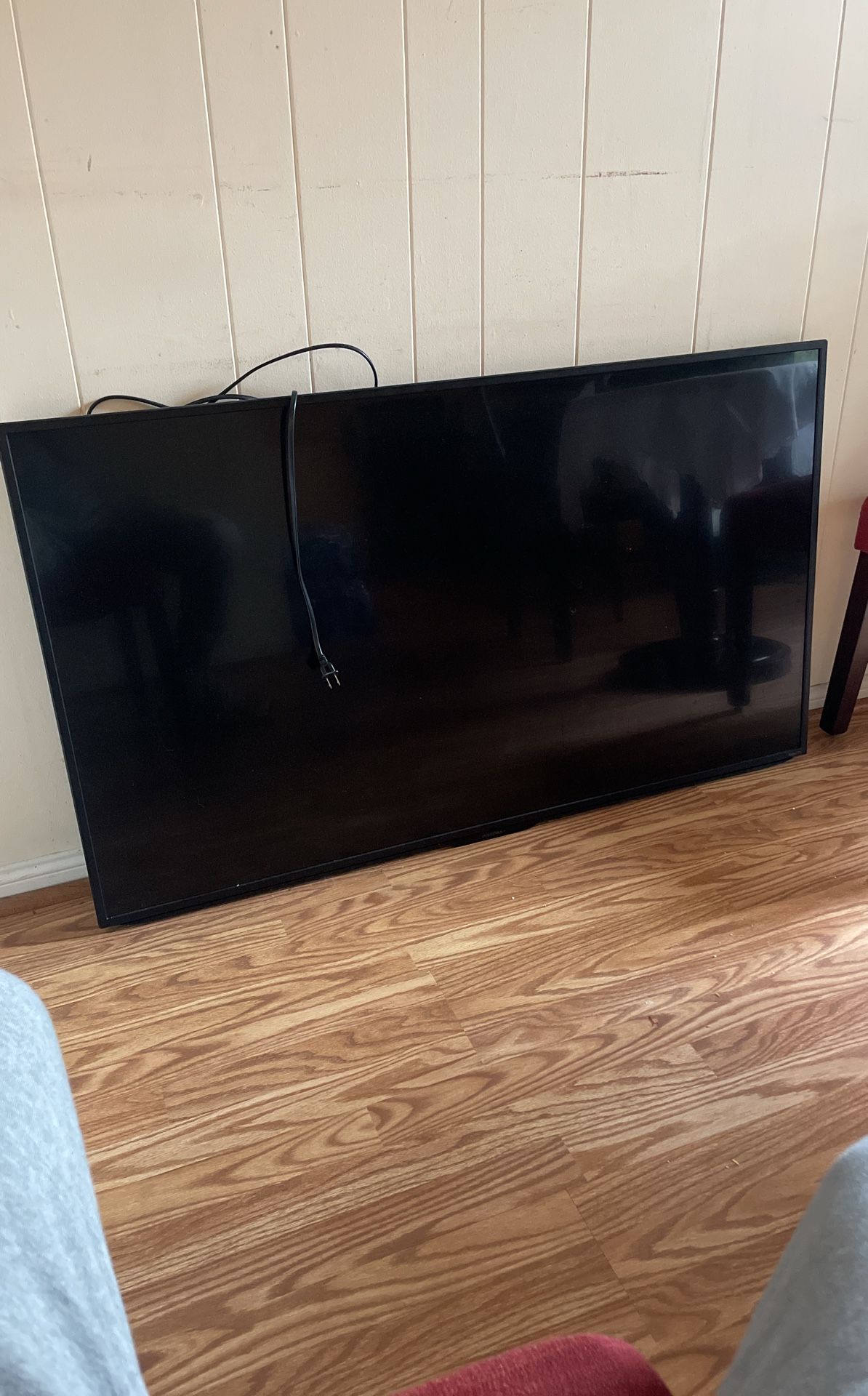 Insignia Roku Smart TV 55 for Sale in Houston, TX - OfferUp