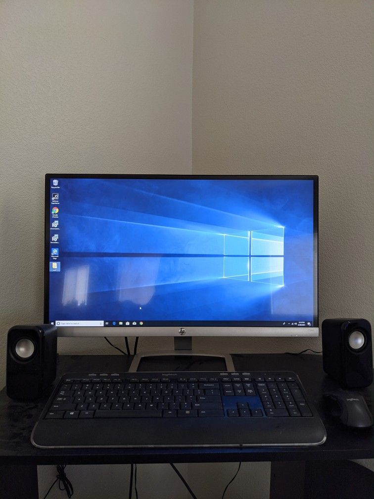 Computer, Desk, Speaker, Keyboard and Mouse