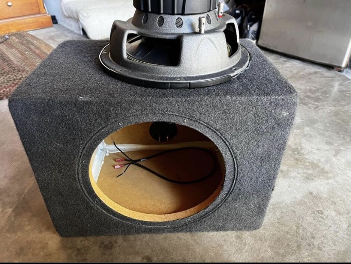 Kicker Sub with box. for Sale in San Diego, CA - OfferUp