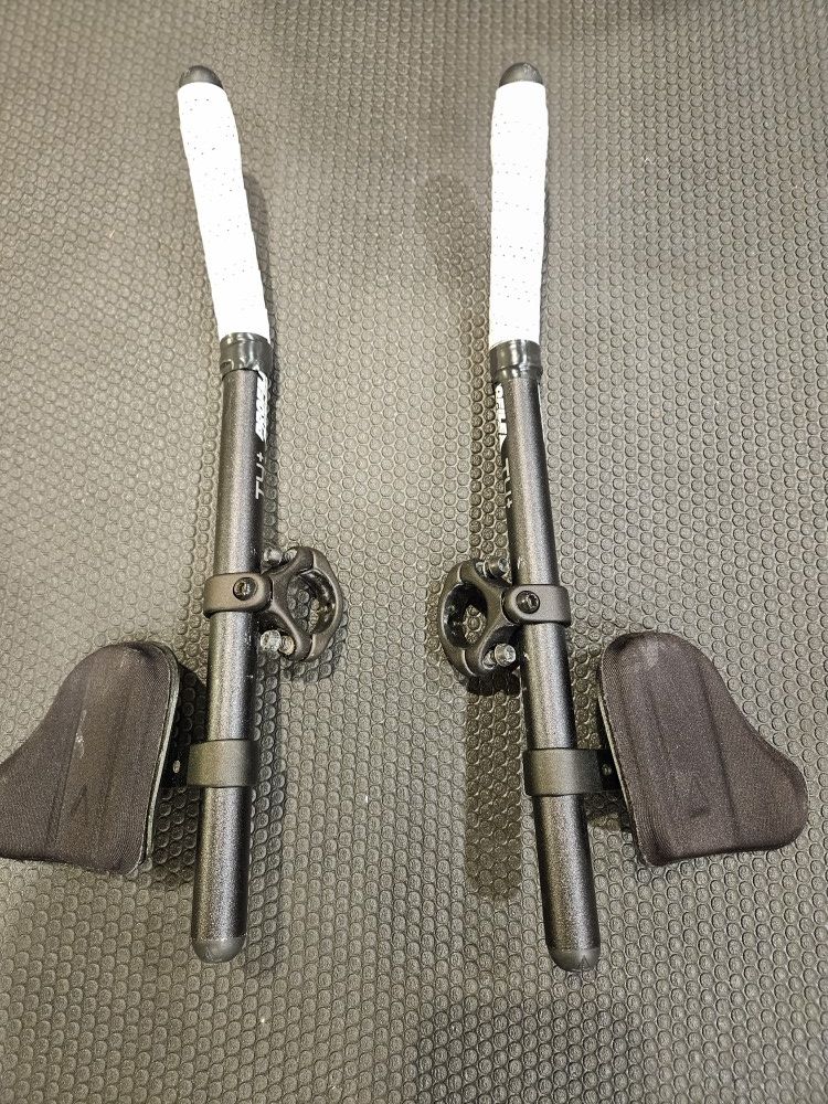 Profile Design T4+ Clip-on Aerobars for Sale in Lake Zurich, IL - OfferUp