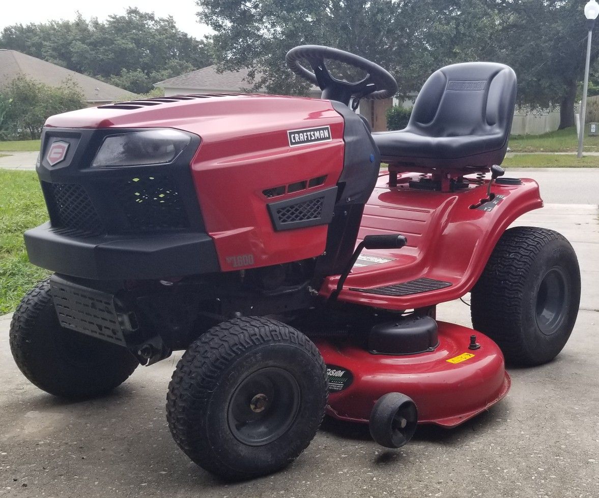 Craftsman T1600 46 in. Hydrostatic Gas Lawn Tractor for Sale in Oakland ...