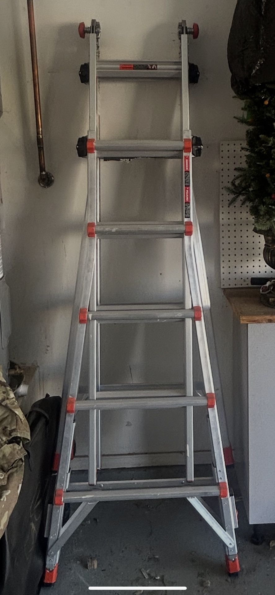 Little Giant Leveler Aluminum Telescoping Ladder for Sale in Gilbert ...