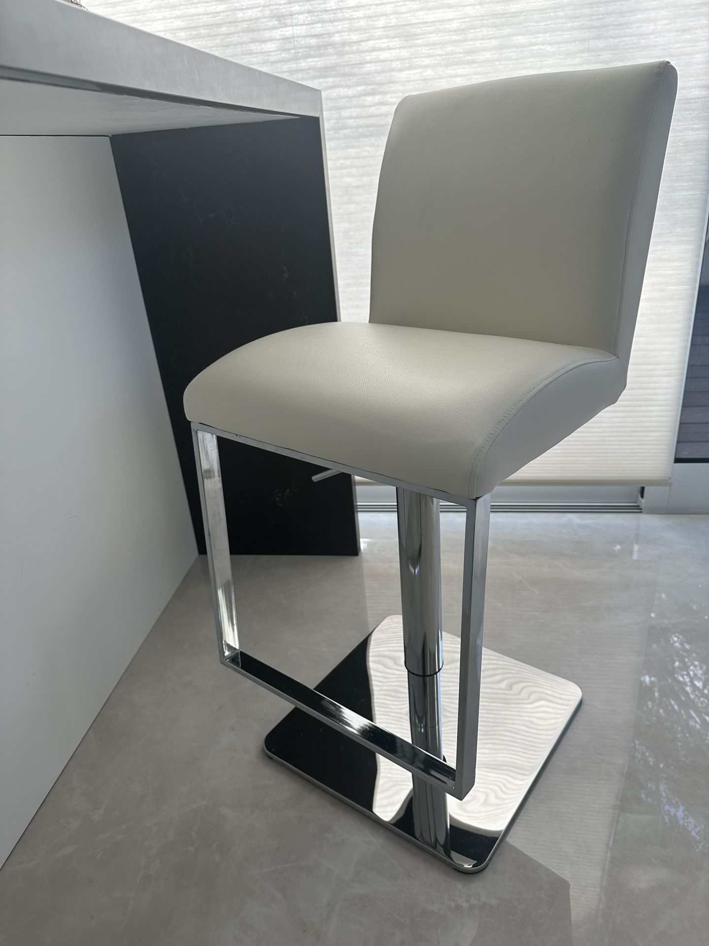 Modani bar stools store