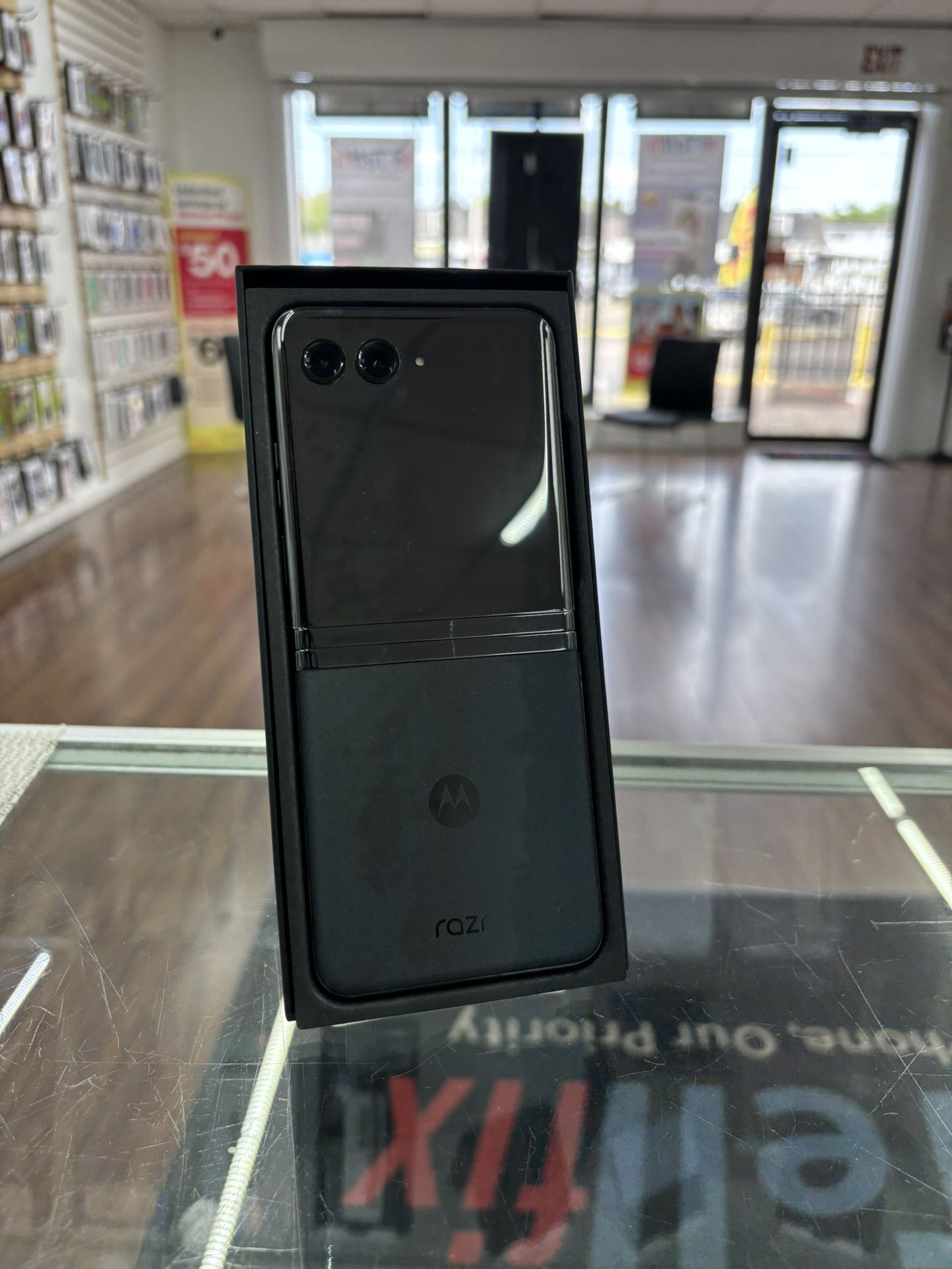 Moto Razr Plus 2023 Unlocked 256GB for Sale in Tampa, FL - OfferUp