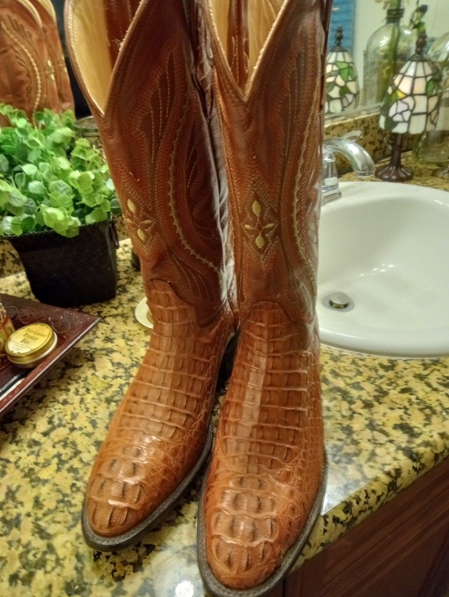 Posted And Reposted These Gorgeous Leather Boots Fine Detail Very ...
