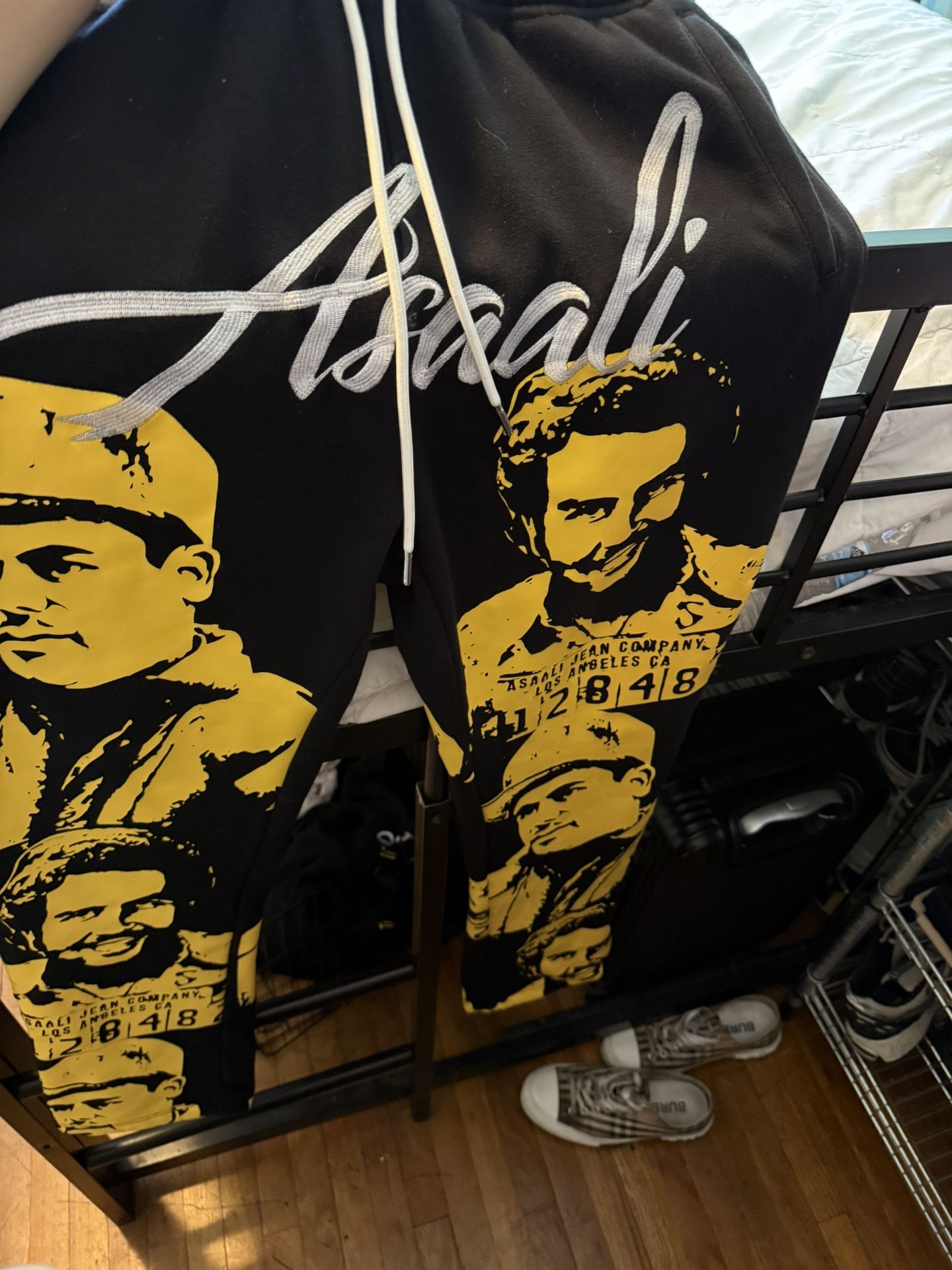 Asaali Sweats Size XL for Sale in Los Angeles, CA - OfferUp