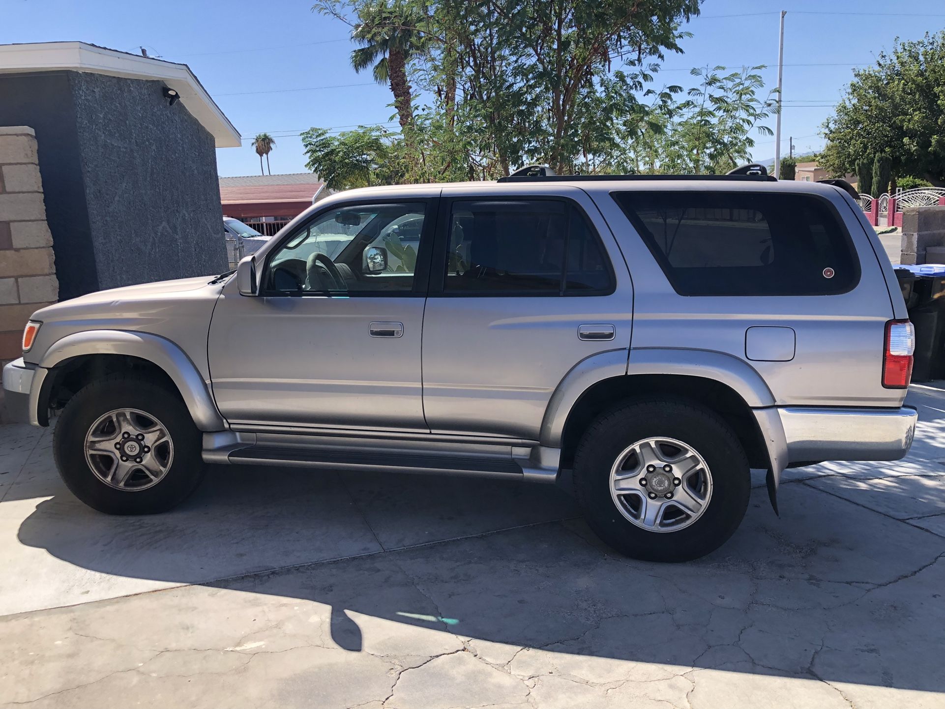 2001 Toyota 4Runner SR5 Limited for Sale in North Las Vegas, NV - OfferUp