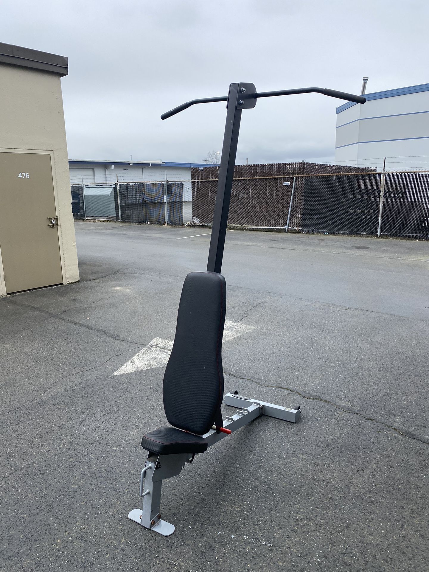 Weight Bench With Pull Up Bar for Sale in Kent, WA - OfferUp
