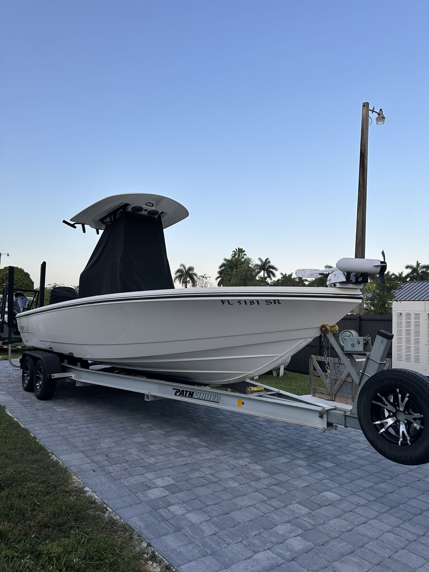 2020 Pathfinder Bay boat hybrid for Sale in Miami, FL - OfferUp