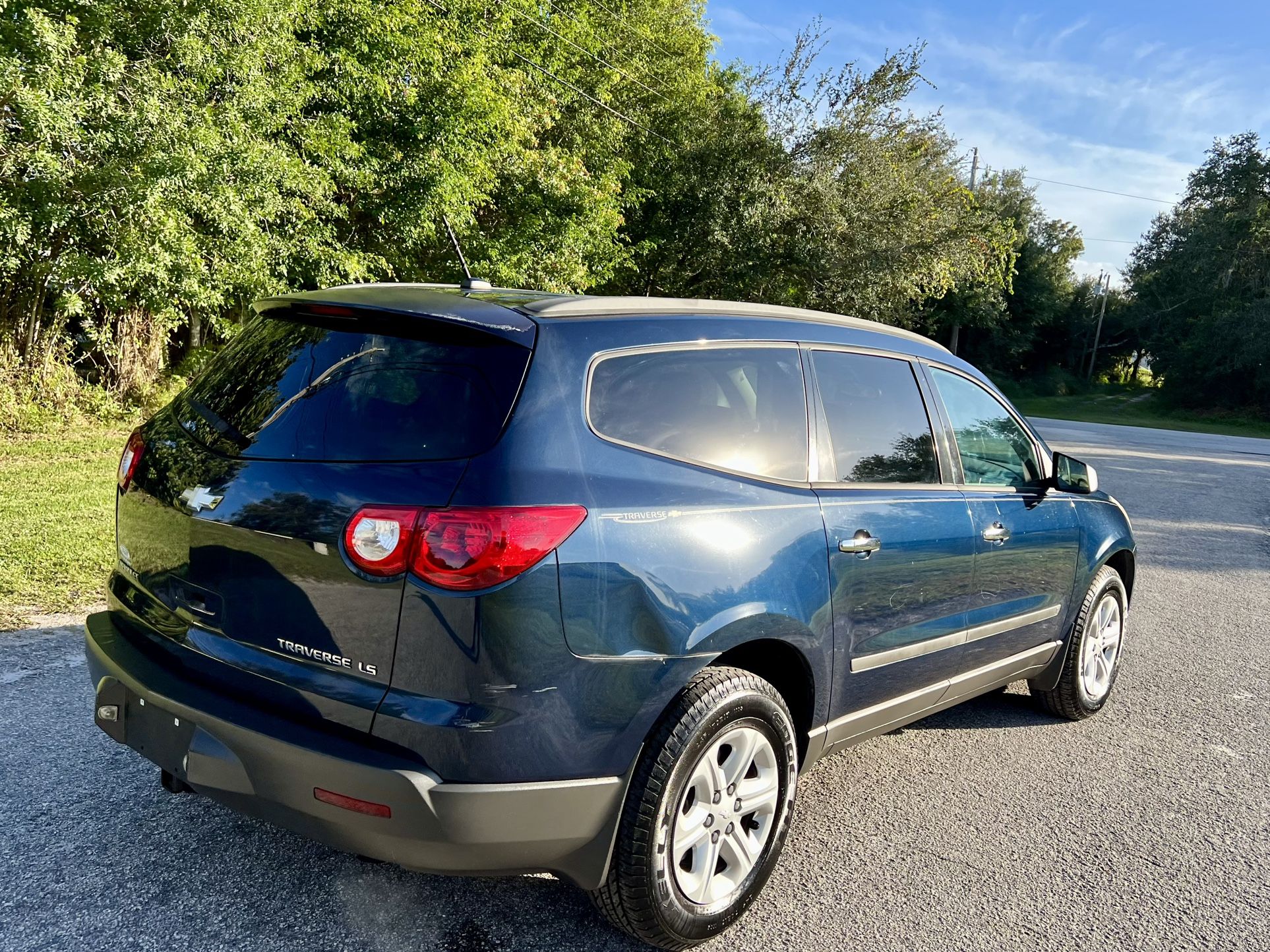 2009 Chevrolet Traverse for Sale in Vero Beach, FL - OfferUp