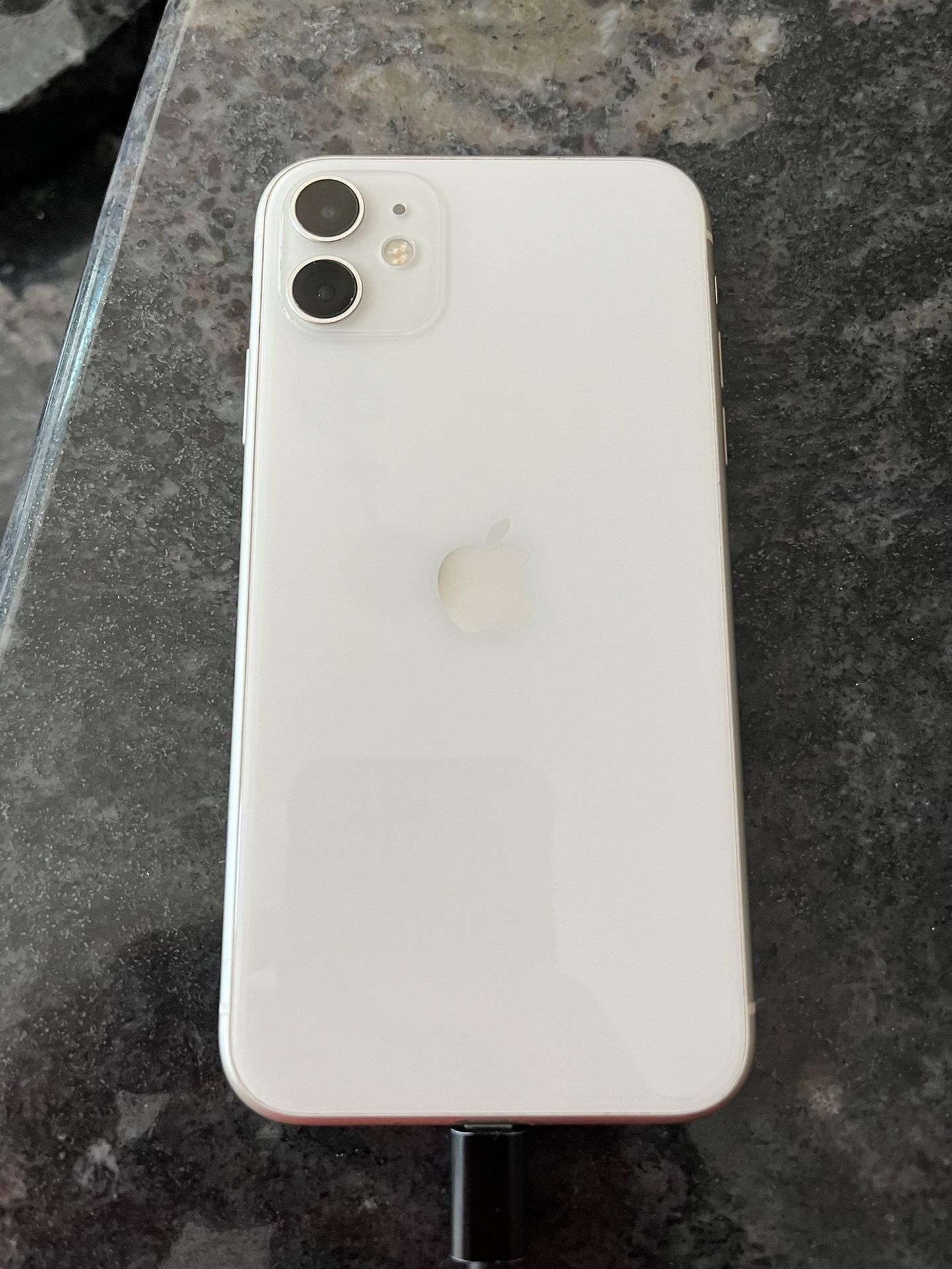 Apple iPhone 11 White 128 Gb for Sale in Chesapeake, VA - OfferUp