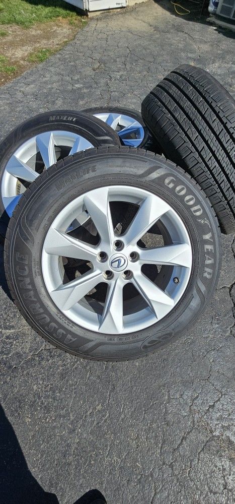 2017 Lexus RX350 OEM Wheels & Tires for Sale in Tinley Park, IL - OfferUp