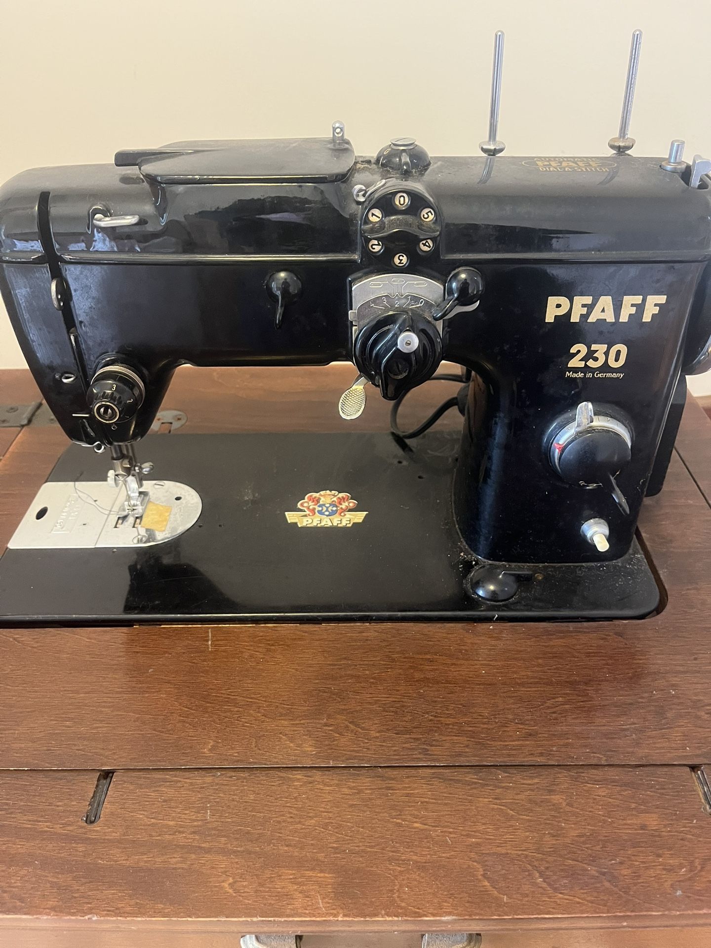 Vintage Pfaff Sewing Machine. Model 230. for Sale in San Francisco, CA ...