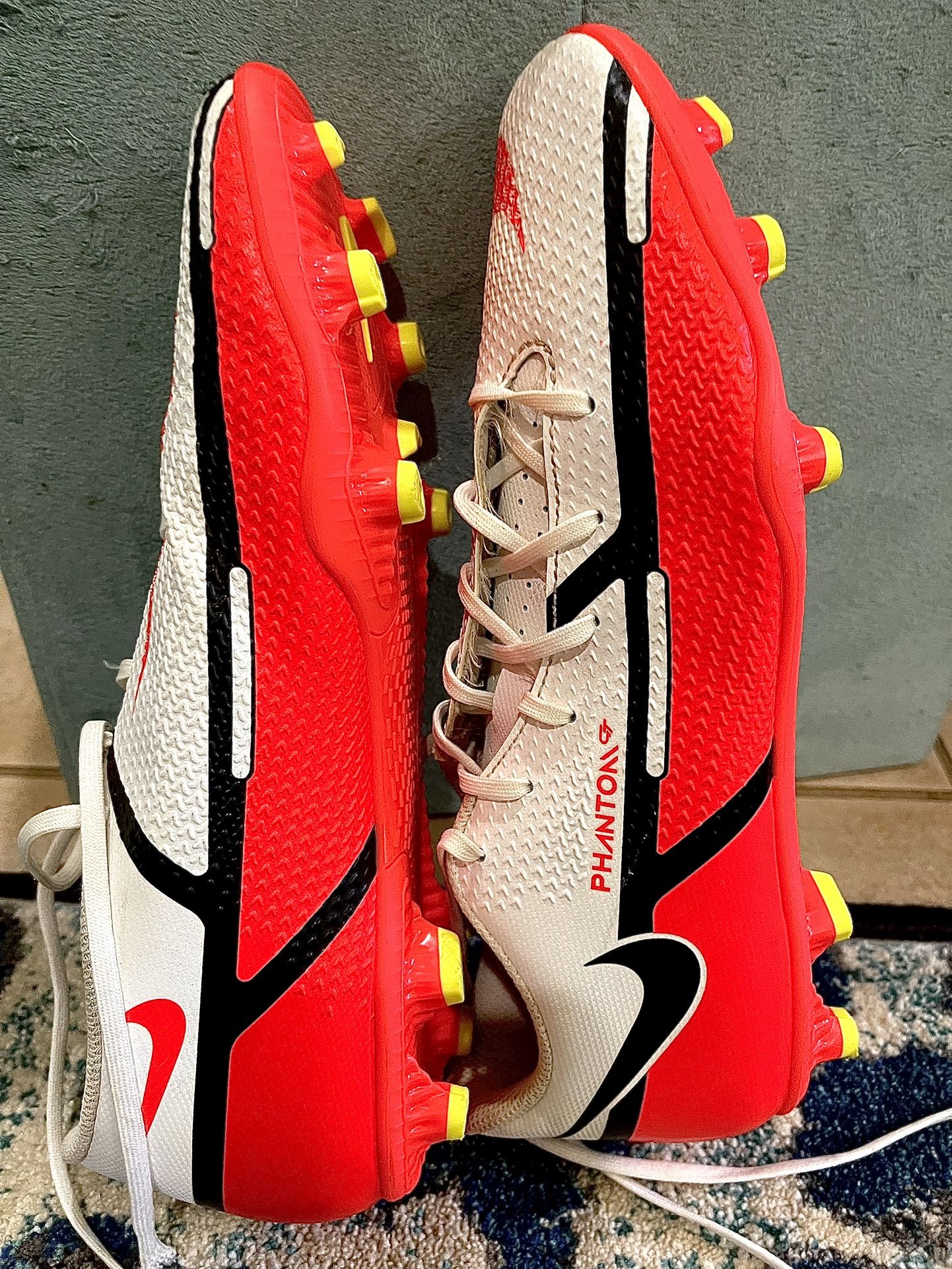Nike GT Phantom Red White And Black for Sale in Carol Stream, IL - OfferUp