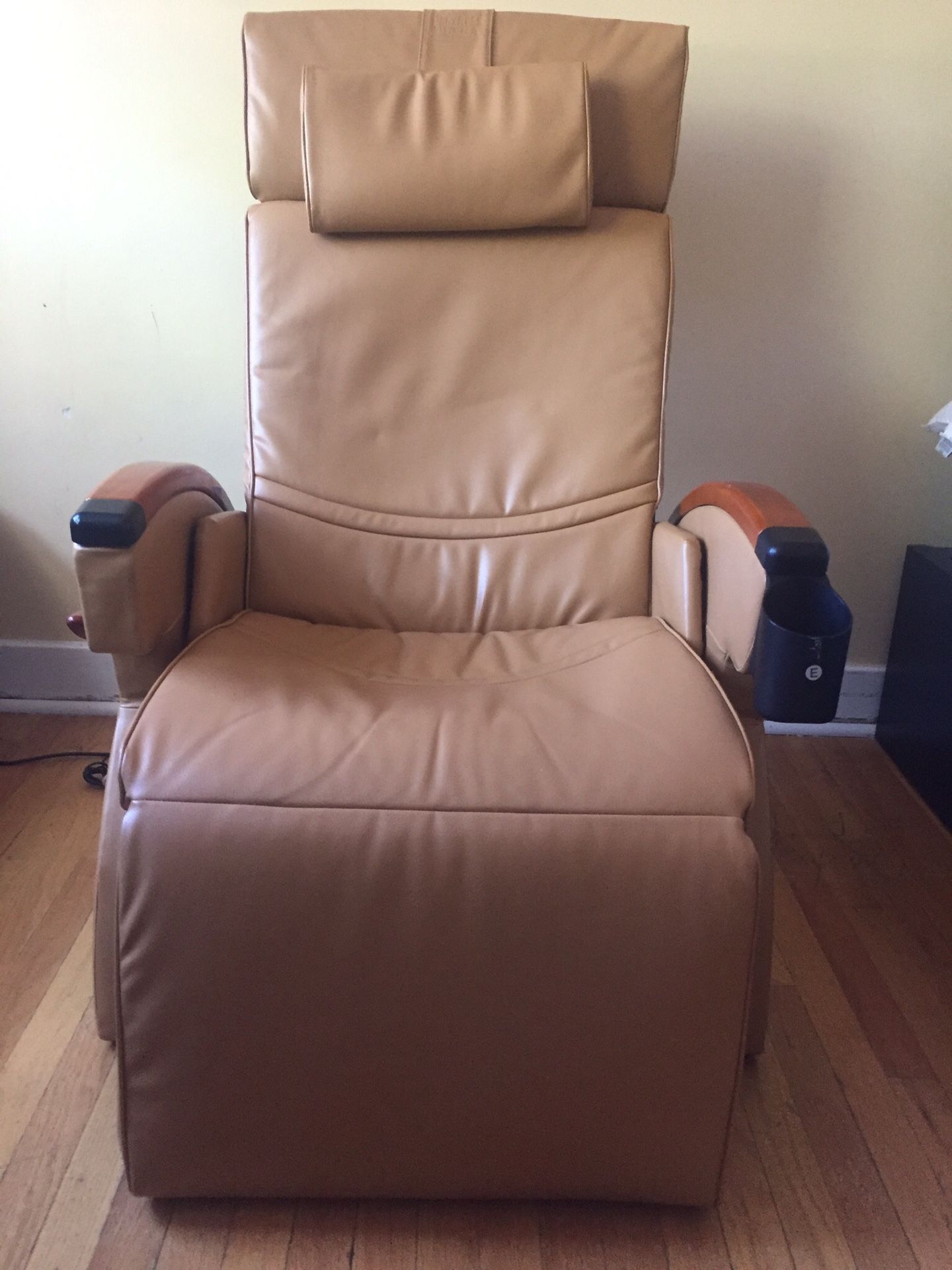 HoMEDiCS Recliner Massage Chair. DESTRESS ULTRA for Sale in Chicago, IL ...